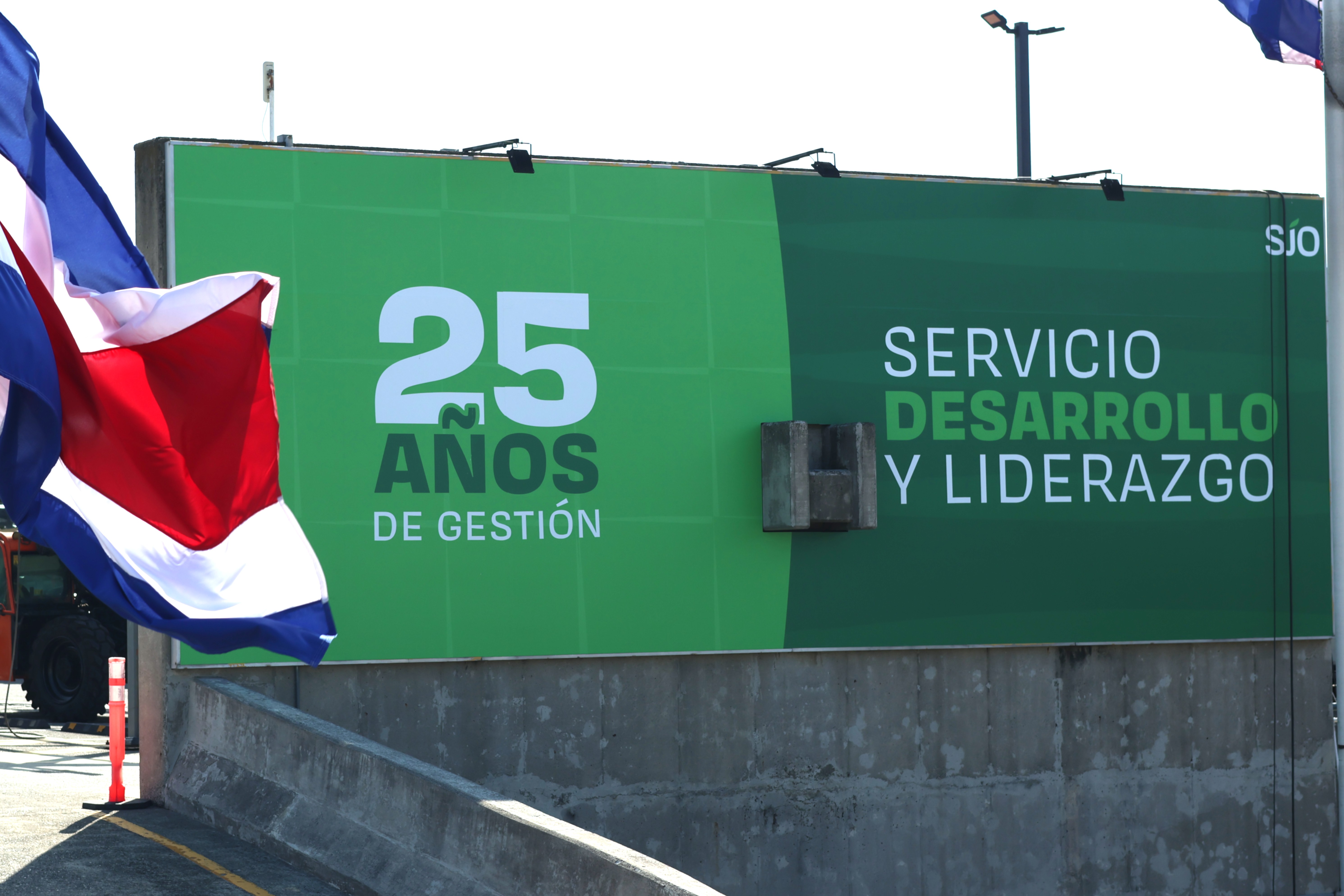 Aeropuerto Juan Santamaría cumple 25 años de gestión aeroportuaria ...